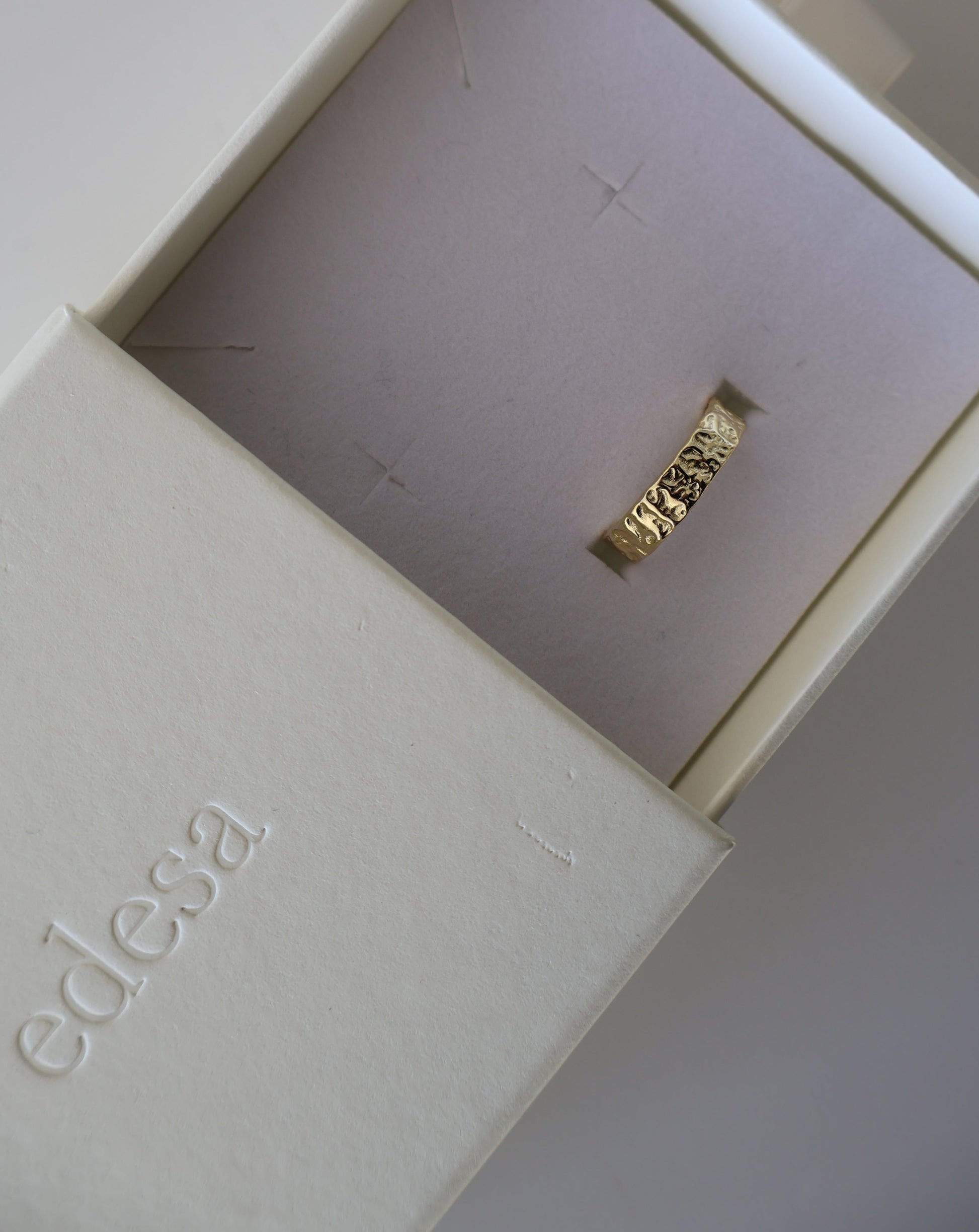 Textured ring - gold – Edesa